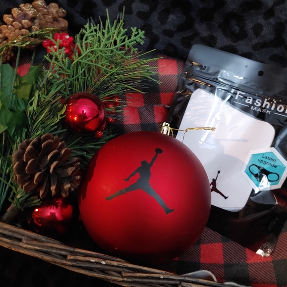 Holiday | Custom Jordan Bundle | Poshmark